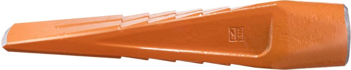 Best Time to Use a Splitting Wedge - Awesome Axes